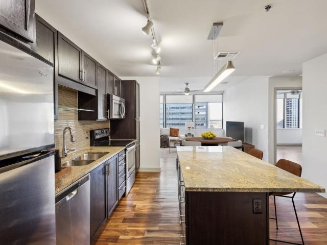 1 BR, 1 BA Apartment 1555 Elm Street Unit 2508, Dallas, TX 75201