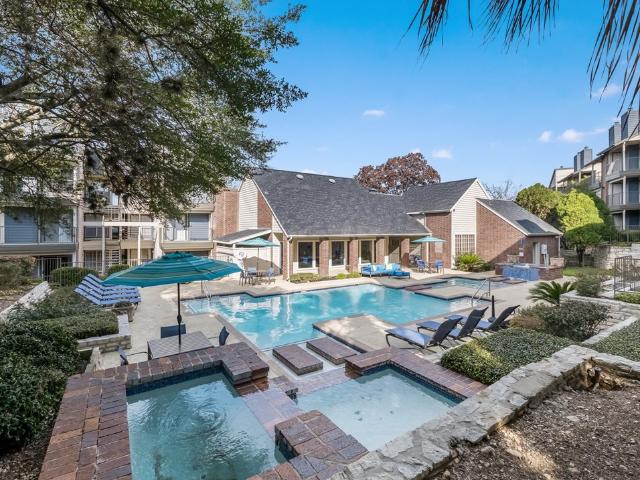 1 BR, 1 BA Apartment 1570 Thousand Oaks Dr Unit 5 524, San Antonio, TX 78232