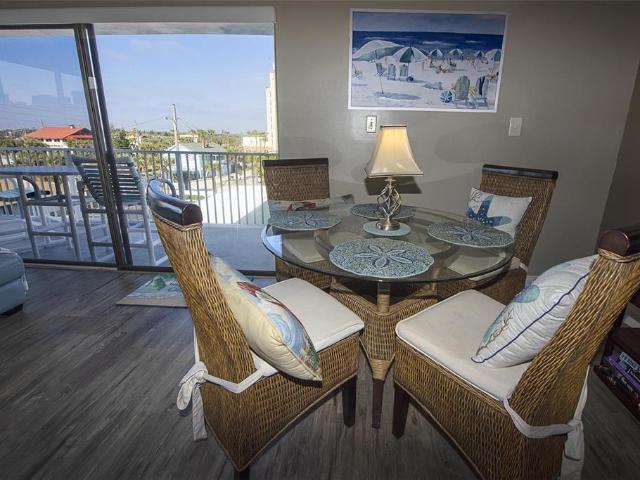 1 BR, 1 BA Apartment 1571 South Atlantic Avenue, New Smyrna Beach, FL 32169
