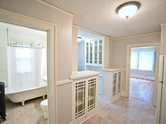 1 BR, 1 BA Apartment 1572 Portland Avenue Unit 08, Saint Paul, MN 55104