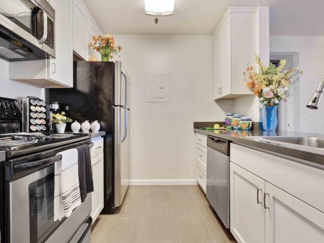 1 BR, 1 BA Apartment 1580 Southgate Avenue Unit 221, Daly City, CA 94015