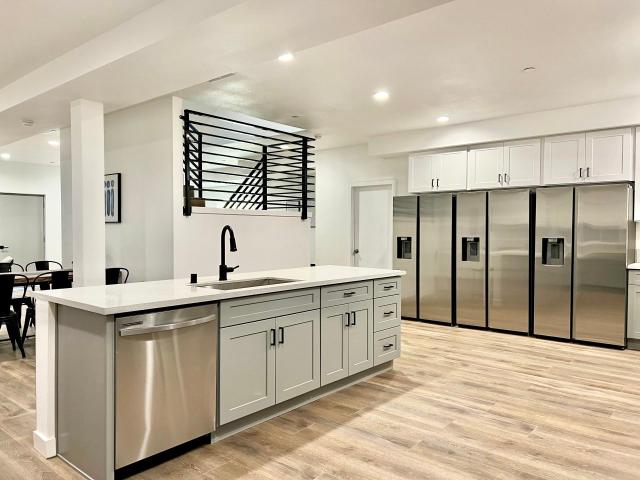1 BR, 1 BA Apartment 1588 West 35th Street Unit 1587 1/2 West 35th Street 305 Private Bathroom, Los Angeles, CA 90018