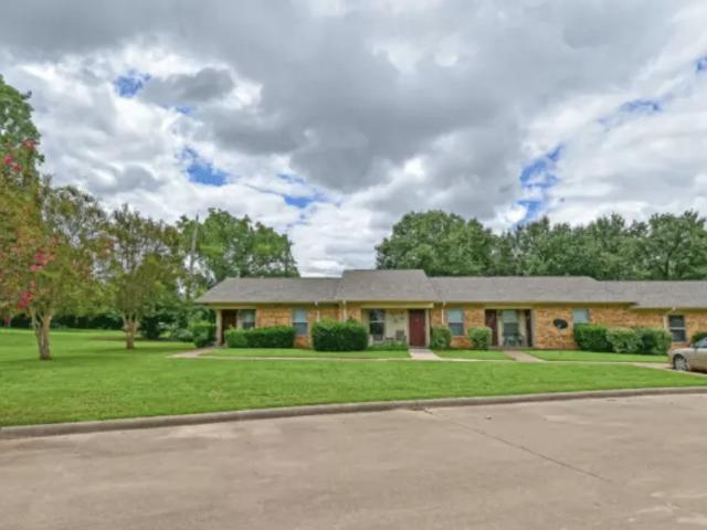 1 BR, 1 BA Apartment 1600 South Palestine Street, Athens, TX 75751