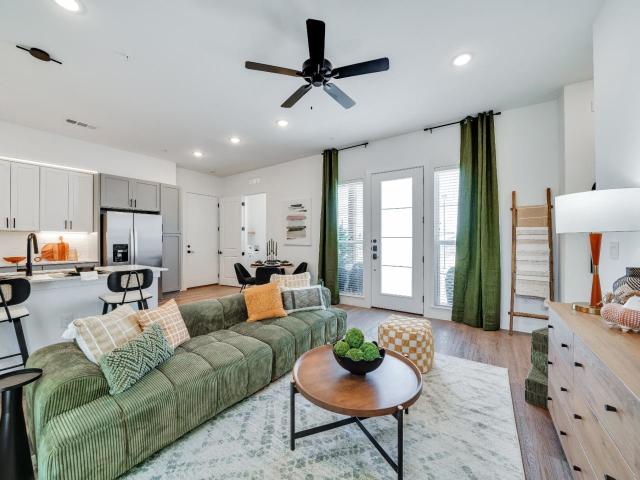 1 BR, 1 BA Apartment 1601 Mustang Drive Unit 102, Marble Falls, TX 78654