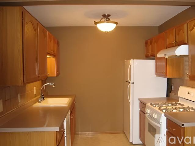 1 BR, 1 BA Apartment 1601 North Innsbruck Drive, Unit 269, Fridley, MN 55432