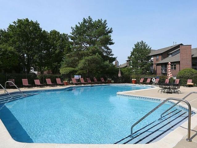 1 BR, 1 BA Apartment 1601 West Woods Drive Unit 0918, Arlington Heights, IL 60004