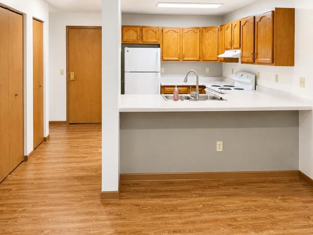 1 BR, 1 BA Apartment 1609 N. Thompson Dr Madison, WI 53704