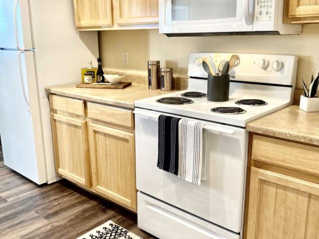 1 BR, 1 BA Apartment 1610 South Deer Heights Road Unit F12, Spokane, WA 99224