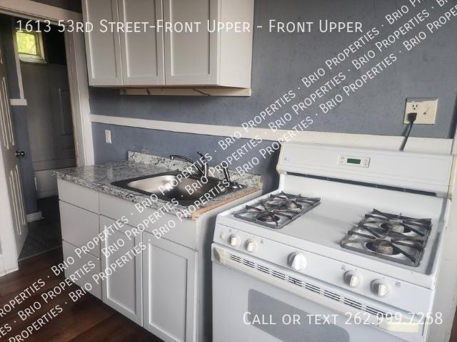 1 BR, 1 BA Apartment 1613 53rd Street Front Upper, Kenosha, WI 53140