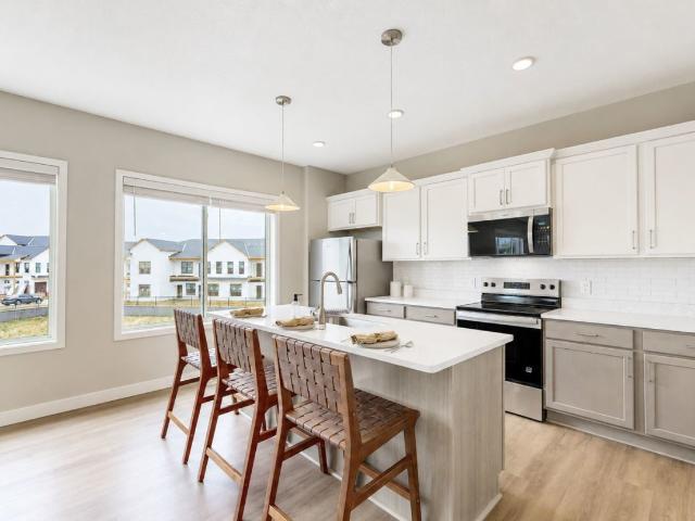 1 BR, 1 BA Apartment 16160 Kendale Drive Unit 00302, Lakeville, MN 55044