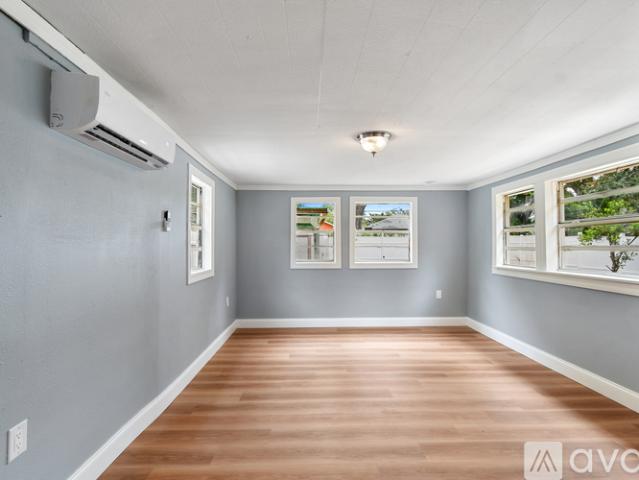 1 BR, 1 BA Apartment 1616 13 Th St S, Unit A, St. Petersburg, FL 33705