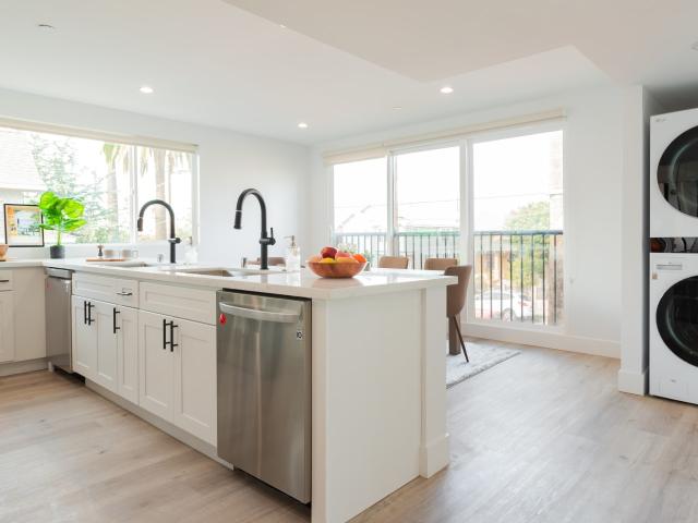 1 BR, 1 BA Apartment 1623 West 35th Street Unit 1622 W 35th St 3 Private Bathroom, Los Angeles, CA 90018