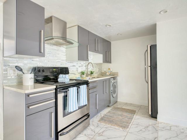 1 BR, 1 BA Apartment 1626 Southwest 14th Street Unit 18, Gainesville, FL 32608