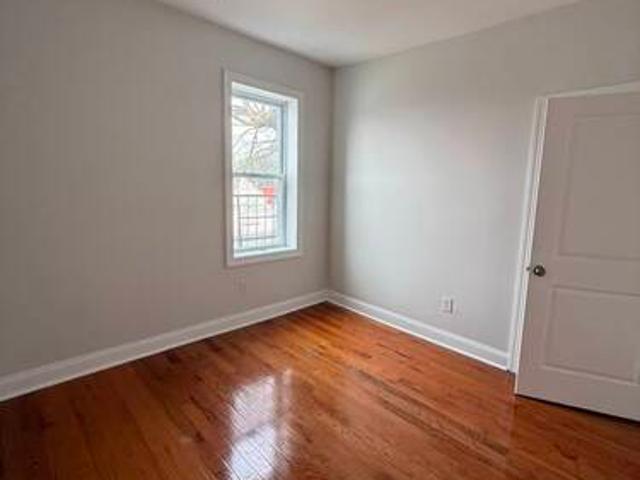 1 BR, 1 BA Apartment 162 Bergen Ave, Unit 4B, Jersey City, NJ 07305