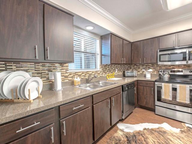 1 BR, 1 BA Apartment 16300 Ledgemont Ln Unit 1810, Addison, TX 75001