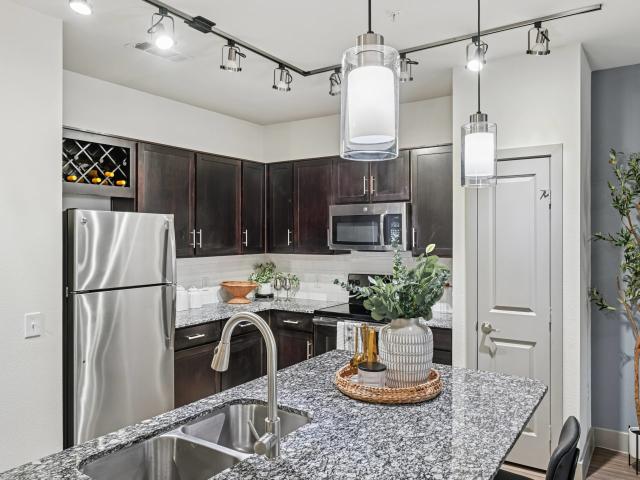 1 BR, 1 BA Apartment 1652 W Frankford Rd Unit 244, Carrollton, TX 75007