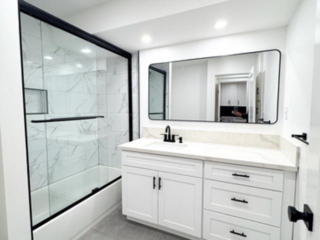 1 BR, 1 BA Apartment 17000 Burbank Blvd, Unit 302, Los Angeles, CA 91316