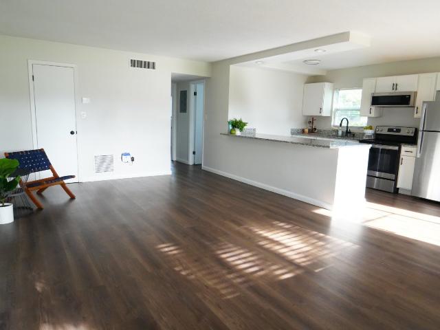1 BR, 1 BA Apartment 1700 Van Ness Street Unit 7, Orlando, FL 32810