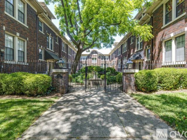 1 BR, 1 BA Apartment 1711 18th Avenue South, Unit D2, Nashville, TN 37212