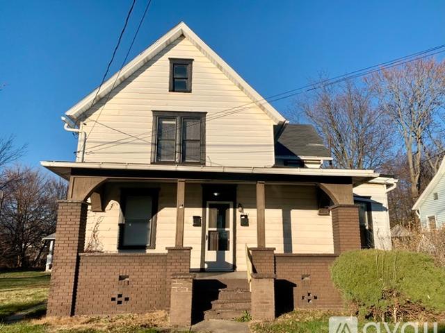 1 BR, 1 BA Apartment 1721 3rd St SE, Unit 2, Canton, OH 44704