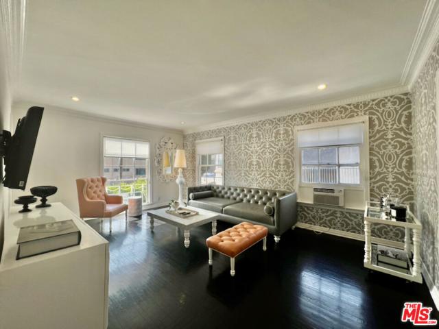 1 BR, 1 BA Apartment 1724 El Cerrito Pl, Los Angeles, CA 90028