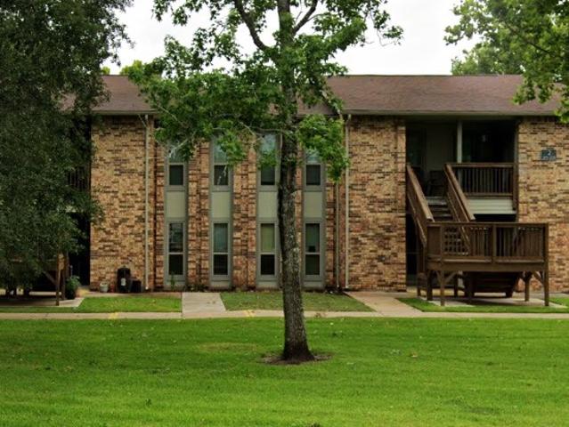 1 BR, 1 BA Apartment 1741 East Henderson Road, Angleton, TX 77515