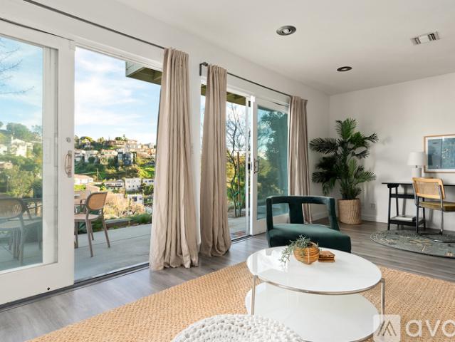 1 BR, 1 BA Apartment 1744 Redesdale Avenue, Unit 1744 lower, Los Angeles, CA 90026