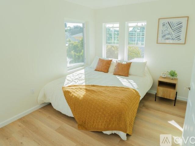 1 BR, 1 BA Apartment 175 East Villa Street, Unit Master Bedroom, Pasadena, CA 91103