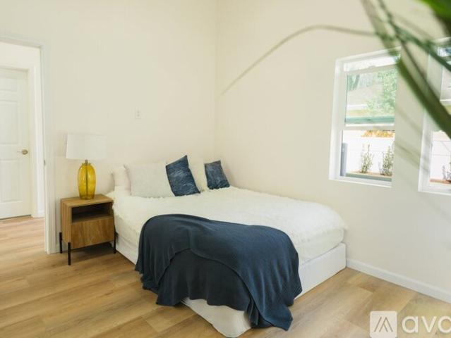 1 BR, 1 BA Apartment 175 East Villa Street, Unit Private Room with Shared Bathroom 2, Pasadena, CA 91103