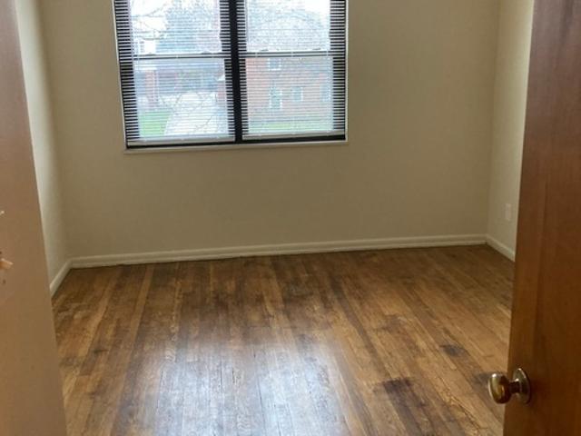 1 BR, 1 BA Apartment 17939 Lakeshore Blvd, Unit 204, Cleveland, OH 44119