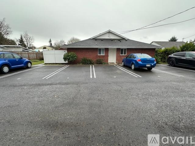 1 BR, 1 BA Apartment 17 NE 5th St, Unit 4, Battle Ground, WA 98604