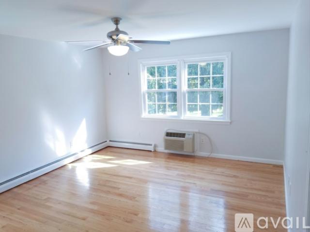 1 BR, 1 BA Apartment 17 Old Allamuchy Rd, Unit 2, Hackettstown, NJ 07840