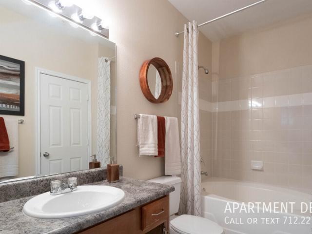 1 BR, 1 BA Apartment 17 Gulf Pointe DrÂ, Houston, TX 77089