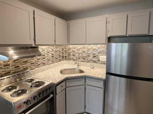 1 BR, 1 BA Apartment 17 Regan St, Vernon, CT 06066