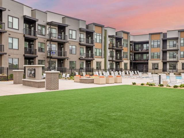 1 BR, 1 BA Apartment 18000 West 97th Street Unit 3202, Lenexa, KS 66219