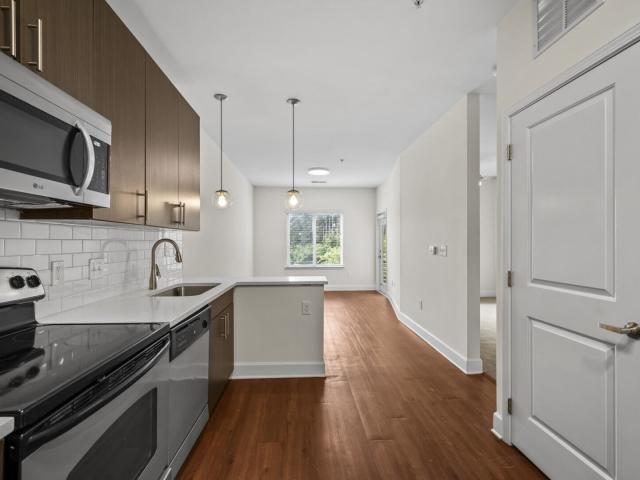 1 BR, 1 BA Apartment 1800 Commonwealth Ave Unit 105, Charlotte, NC 28205
