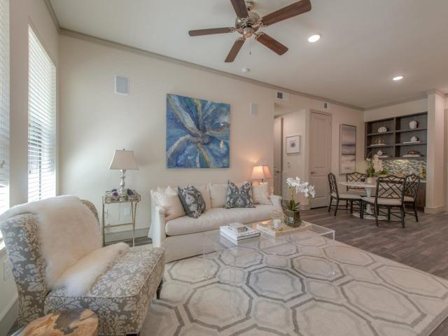 1 BR, 1 BA Apartment 1800 St Joseph Pkwy Unit 1 214, Houston, TX 77003