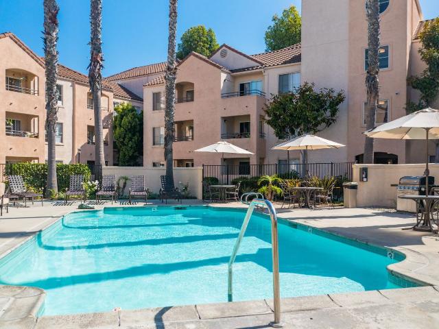 1 BR, 1 BA Apartment 1801 Aviation Way Unit 1 307, Redondo Beach, CA 90278