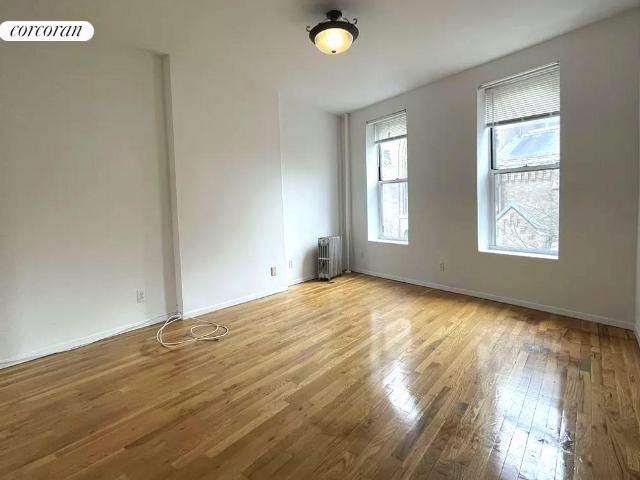 1 BR, 1 BA Apartment 180 Driggs Ave, Brooklyn, NY 11222