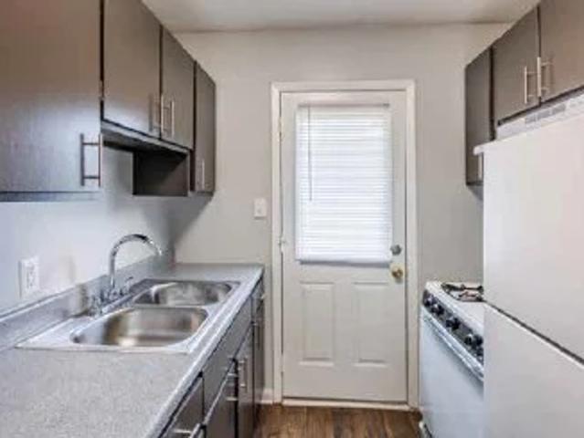 1 BR, 1 BA Apartment 180 S Pine Lake Dr, Spartanburg, SC 29306