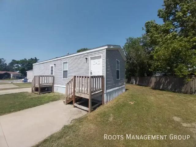 1 BR, 1 BA Apartment 1812 Dover Dr, Salina, KS 67401