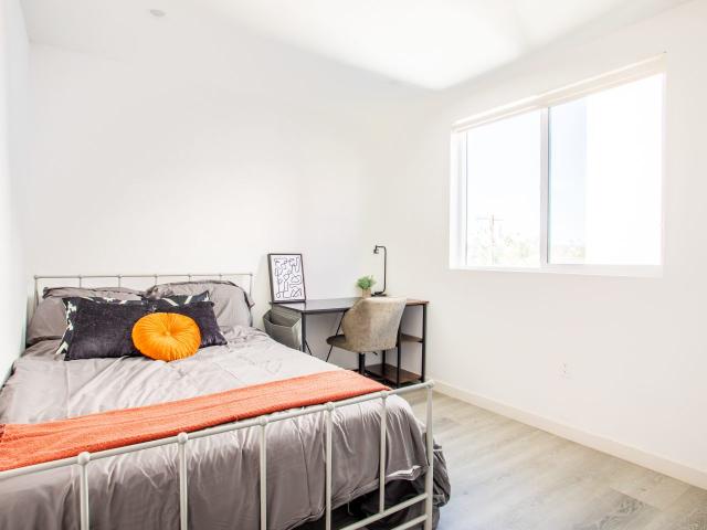 1 BR, 1 BA Apartment 1816 West Adams Boulevard Unit 1813 1/2 W Adams Blvd 11 Private Bathroom, Los Angeles, CA 90018