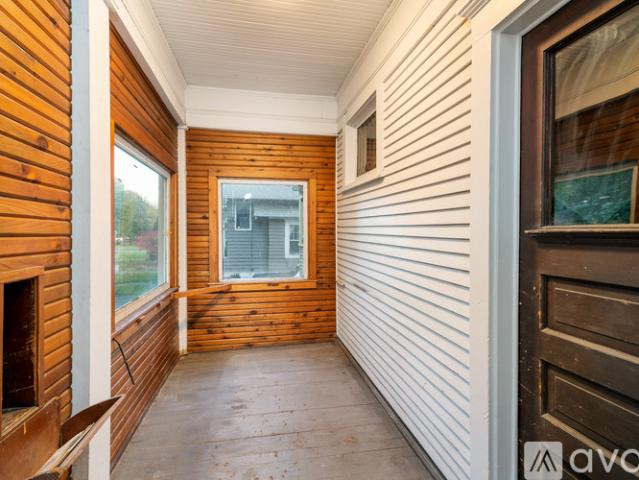 1 BR, 1 BA Apartment 1819 South Grand Boulevard, Unit 2, Spokane, WA 99203