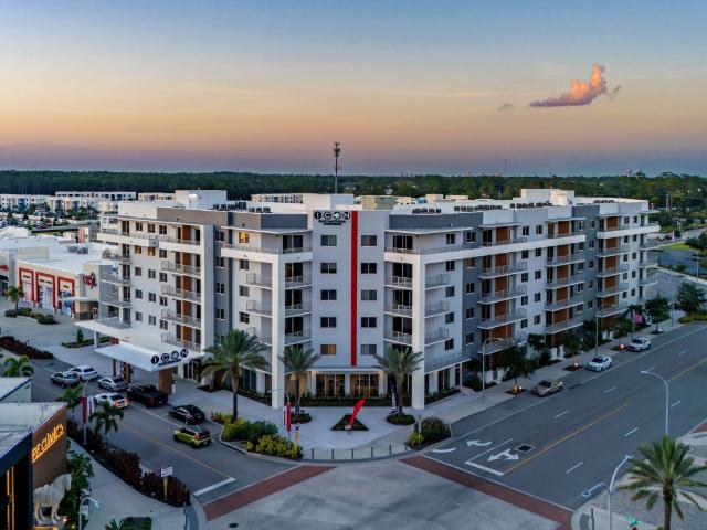 1 BR, 1 BA Apartment 1820 Legends Lane Unit 4 106, Daytona Beach, FL 32114