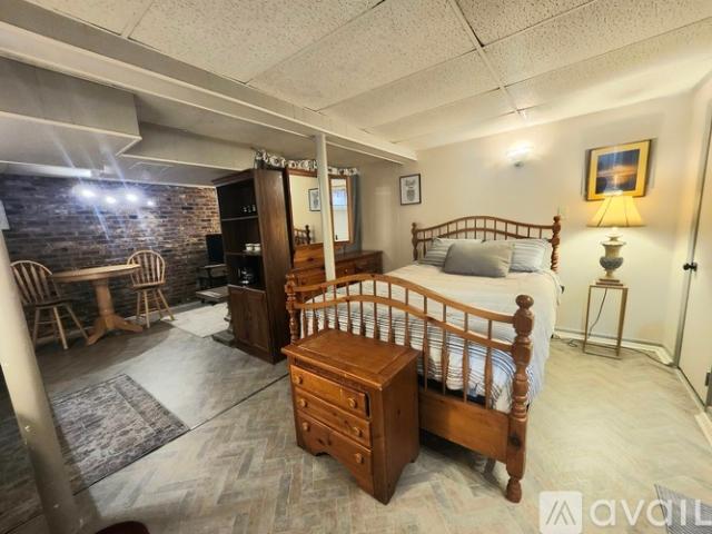 1 BR, 1 BA Apartment 1831 Oxford Avenue Southwest, Unit Large Studio Apartment, Roanoke, VA 24015