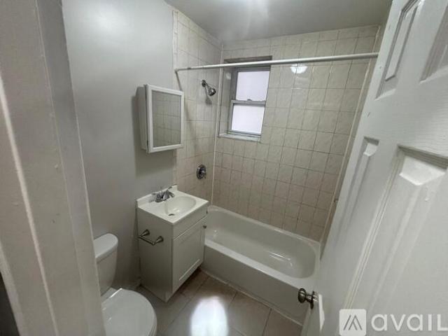 1 BR, 1 BA Apartment 184 Fairview Ave, Unit A2, Jersey City, NJ 07304