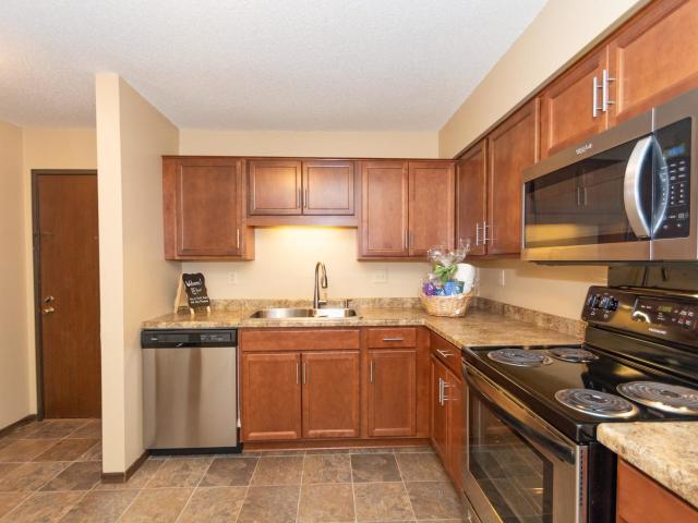 1 BR, 1 BA Apartment 19000 Stratford Road Unit 19000 109, Minnetonka, MN 55345