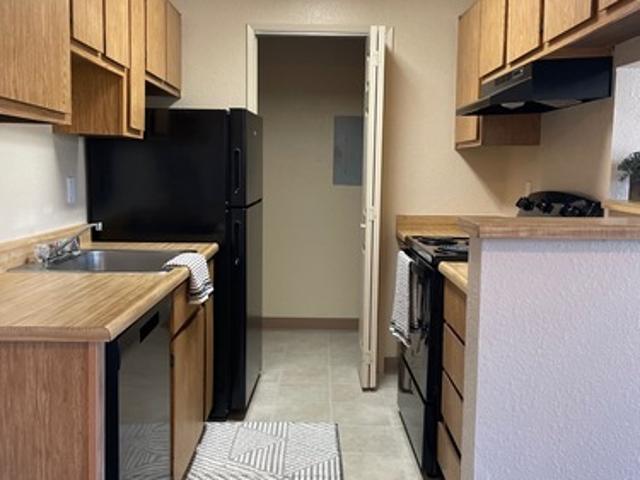 1 BR, 1 BA Apartment 1900 Oakdale Road, Unit 298, Modesto, CA 95355
