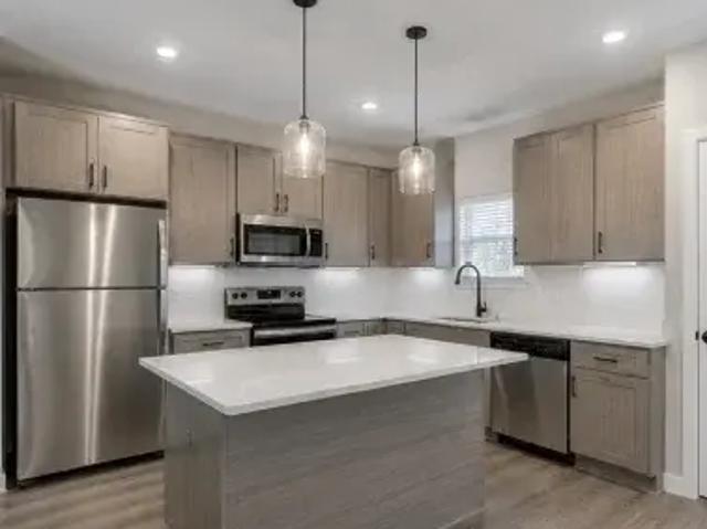 1 BR, 1 BA Apartment 1900 South Mayhill Road, Denton, TX 76208