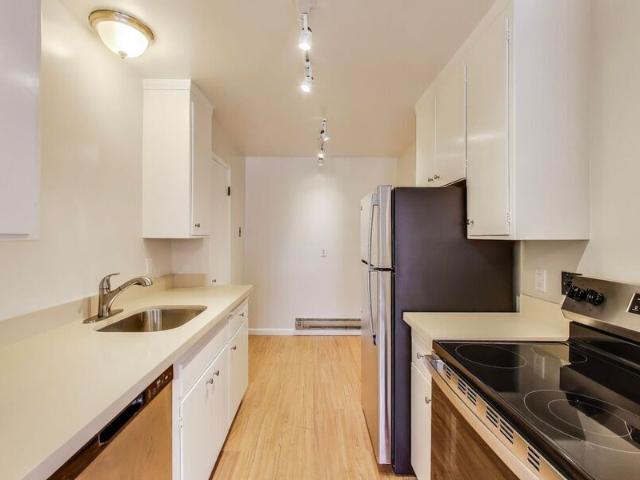 1 BR, 1 BA Apartment 1901 Garden Drive, Burlingame, CA 94010